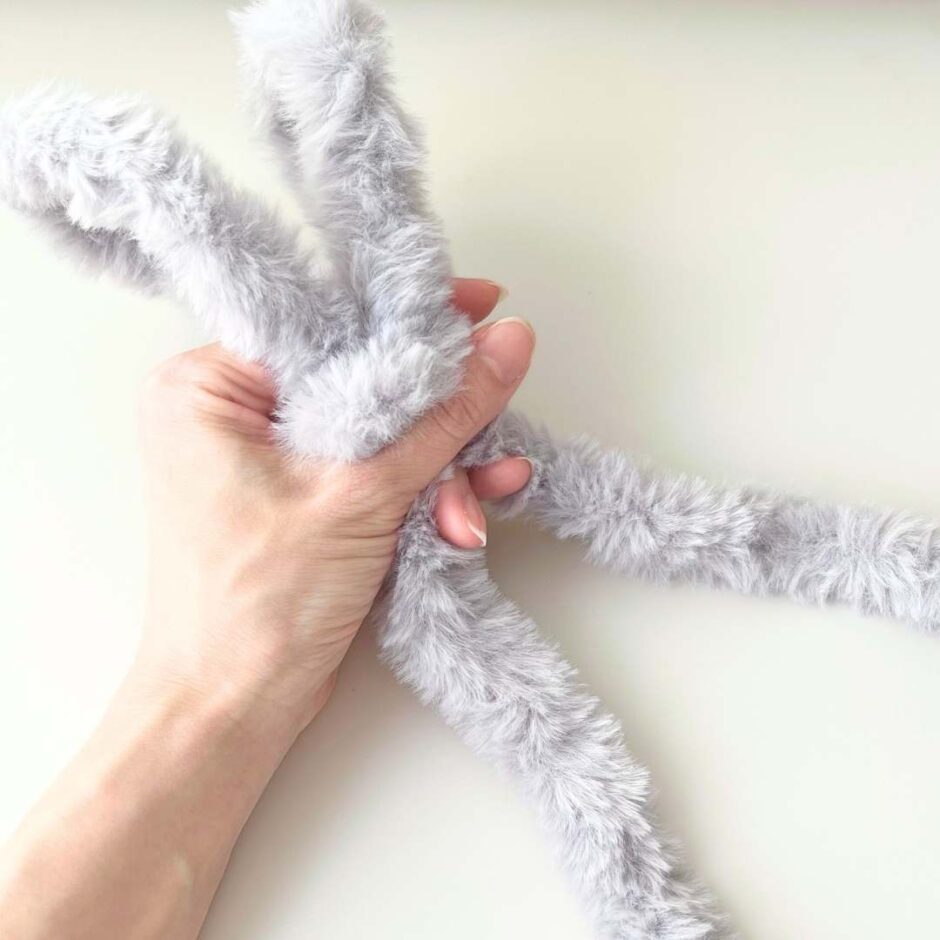 【はじめてでも簡単】100均材料で作る！モールドールの作り方＆完成品を紹介 | mofmofcloth